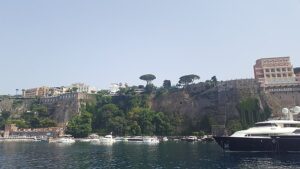 Afternoon vs. Evening: What's the Difference? - Main Difference